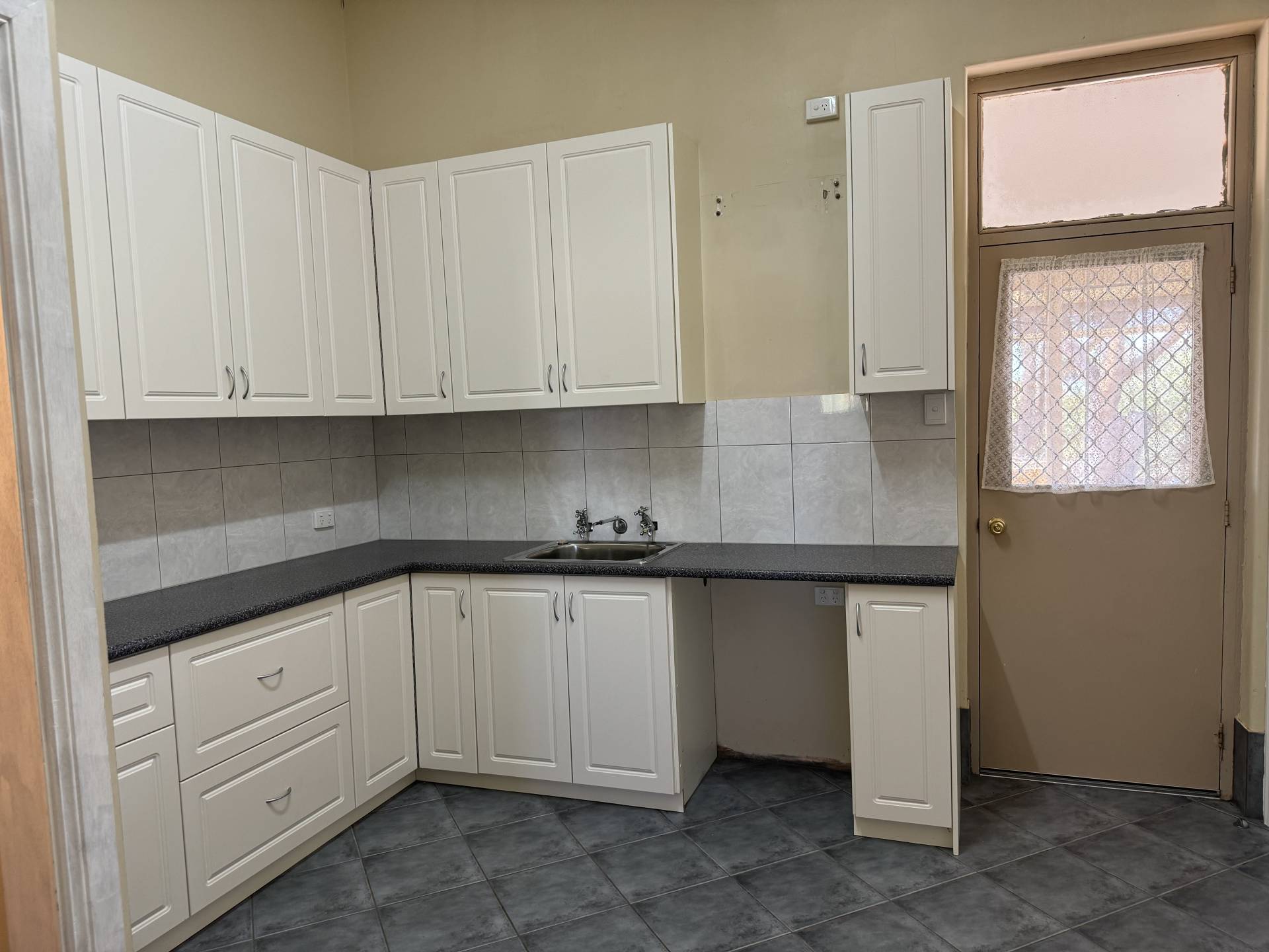 4372 RM Williams Way - Wardle Co Real Estate