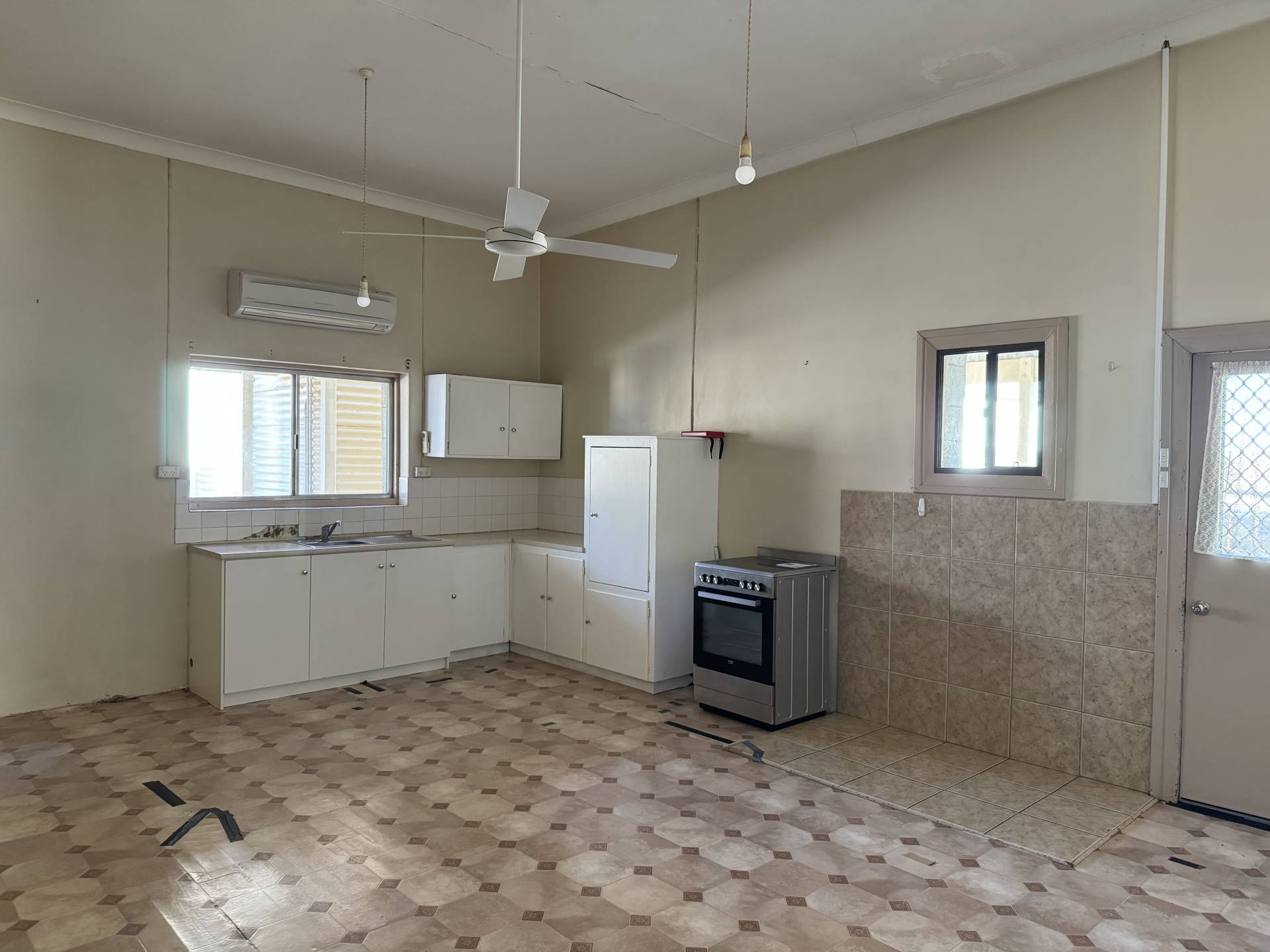 4372 RM Williams Way - Wardle Co Real Estate