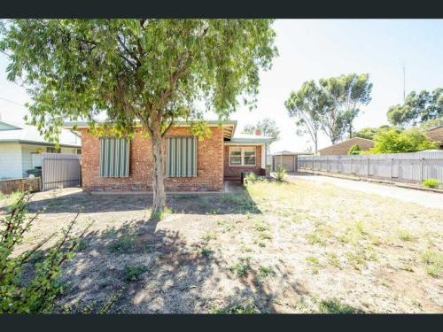 18 Batty Street Port Pirie SA 5540 - Wardle Co Real Estate