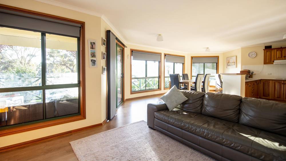 Lifestyle, Space & Serious Value - Wardle Co Real Estate