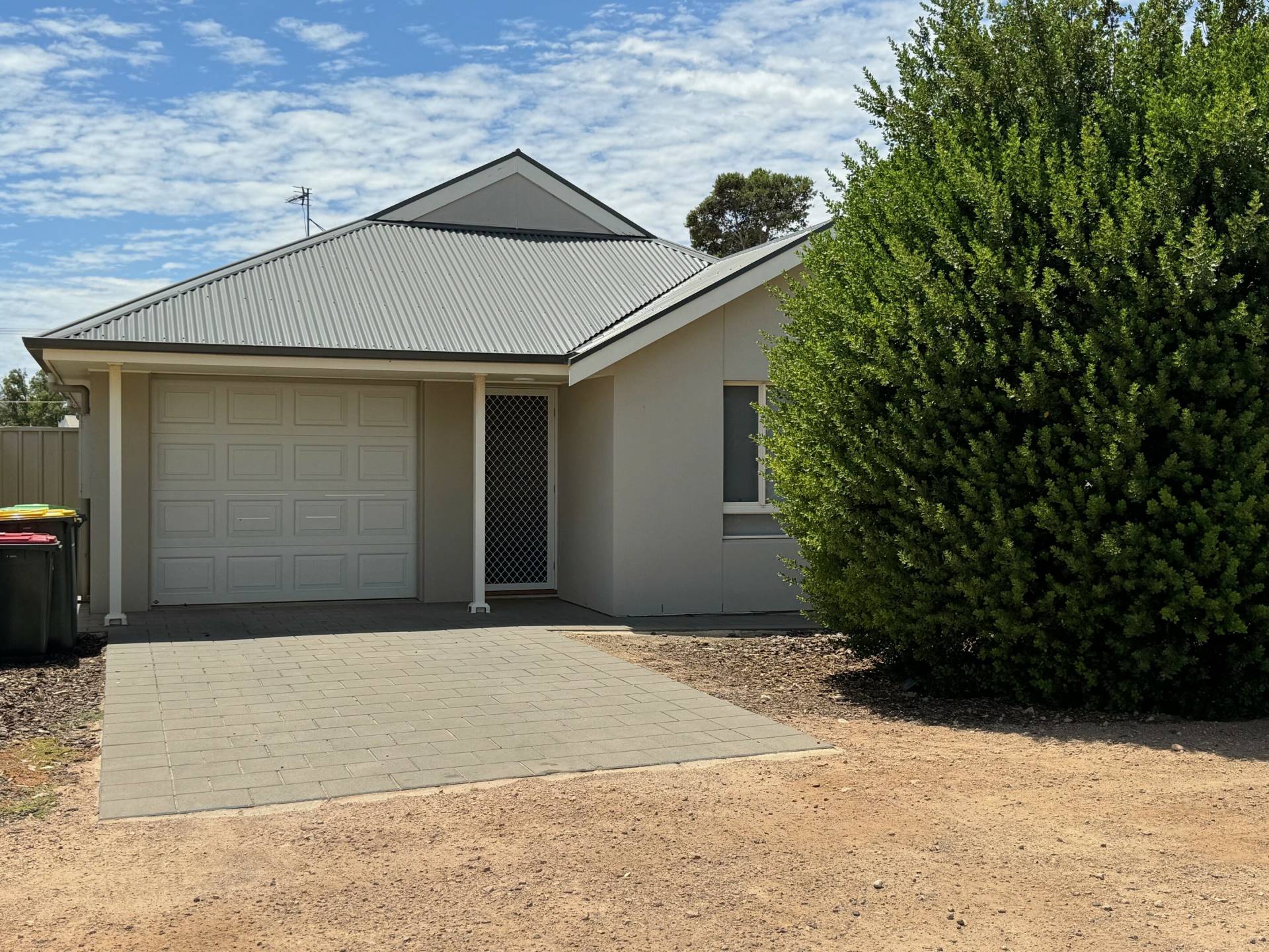 MODERN 2 BEDROOM VILLA - Wardle Co Real Estate