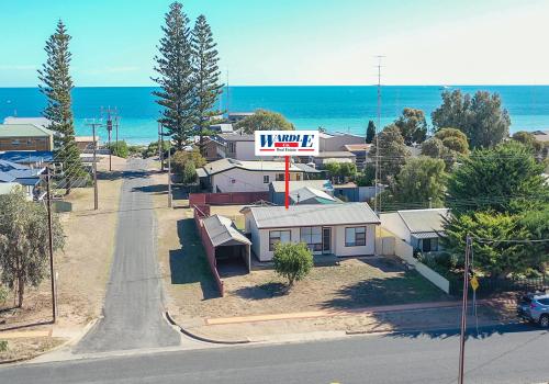 HOLIDAY HOME AT THE BEACH - Wardle Co Real Estate
