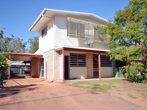 Weipa Real Estate - FAMILY FRIENDLY HOME CLOSE TO LOCAL SCHOOLS!