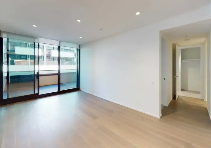 Yorkshire Property - Bright 2 Bedder In Prime Corner Position