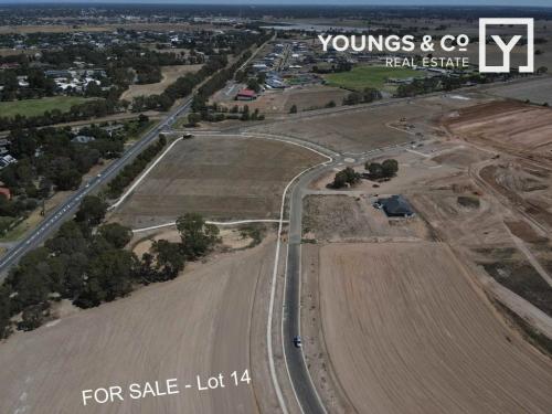 Youngs & Co - Lauriston Estate - Large 4,117m2 Residential Block